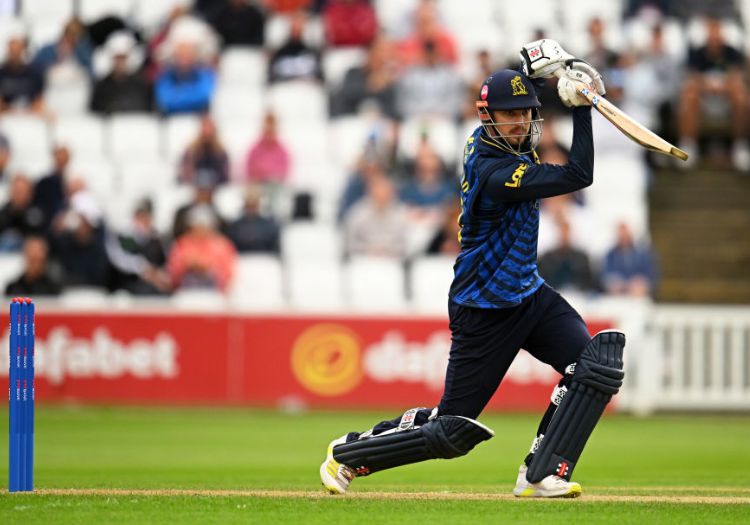 Warwickshire secure top three berth as Will Rhodes leads the way | The ...