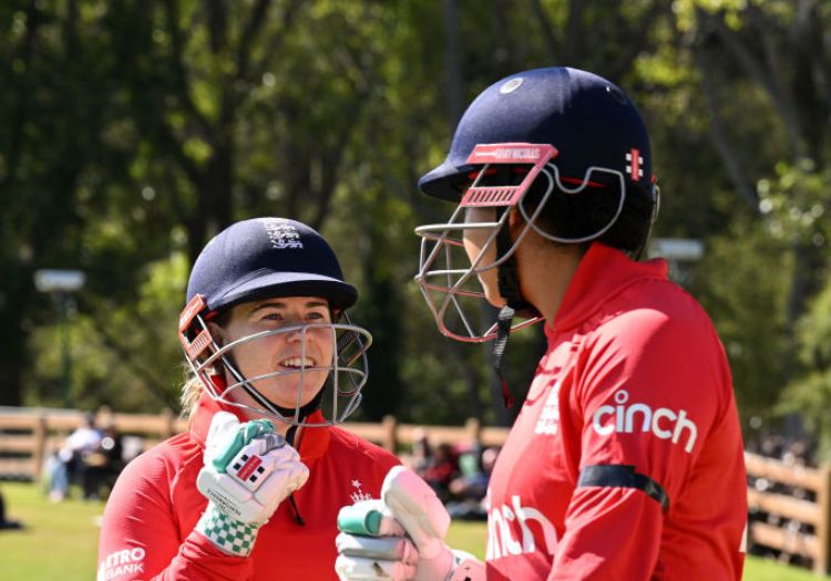 Jon Lewis sends message to Sophia Dunkley and Tammy Beaumont over T20 ...