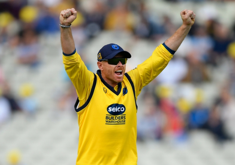 England cricket news: Ian Bell urges young players to look to Test future