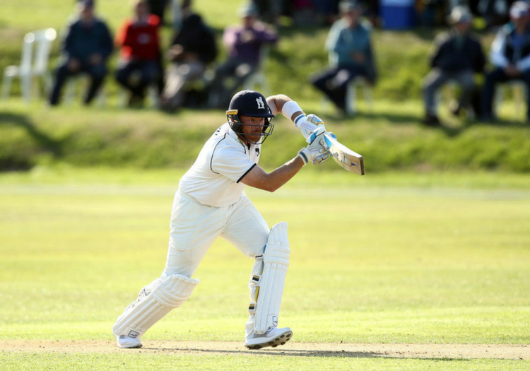 Bell reaches 20,000 first-class runs with fourth championship century ...