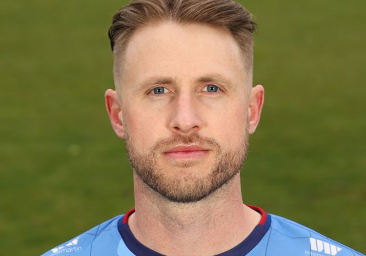 Kent's Alex Blake expected to make swift recovery from finger injury ...