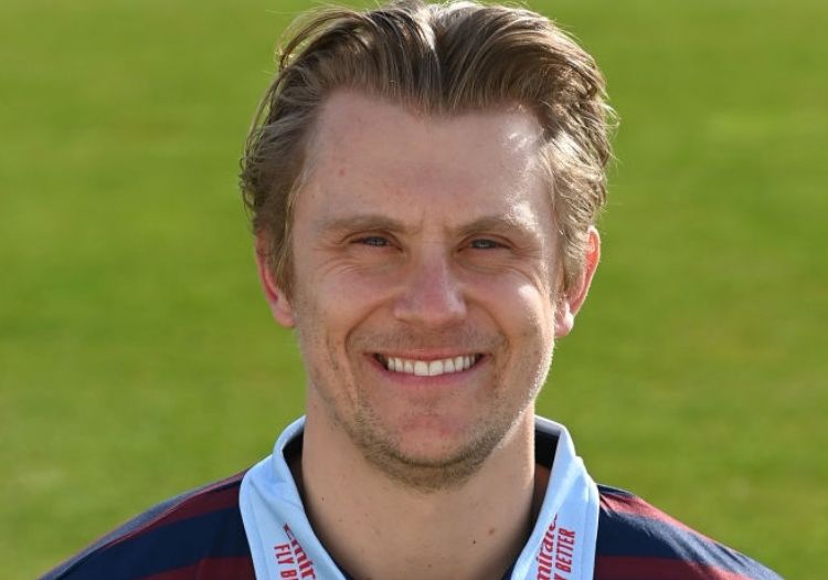 Durham edge clash with Middlesex as Scott Borthwick leads by example ...