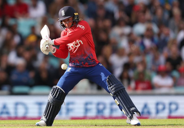 Kia Oval Talking Points: Danni Wyatt stars before England spinners ...