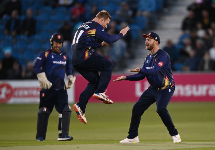 Simon Harmer claims T20 Blast hat-trick to give Essex Eagles win over ...
