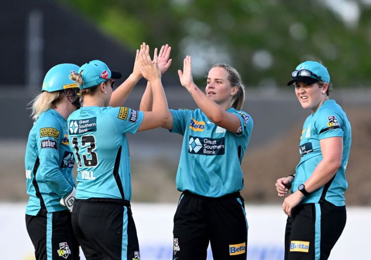 Georgia Redmayne helps Brisbane Heat ease past Melbourne Renegades ...