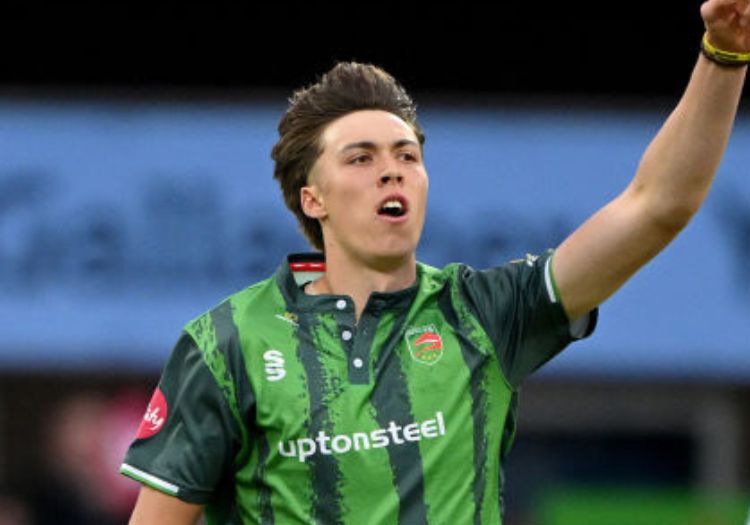 Notts leapfrog Leicestershire to go top of Group A despite Josh Hull ...