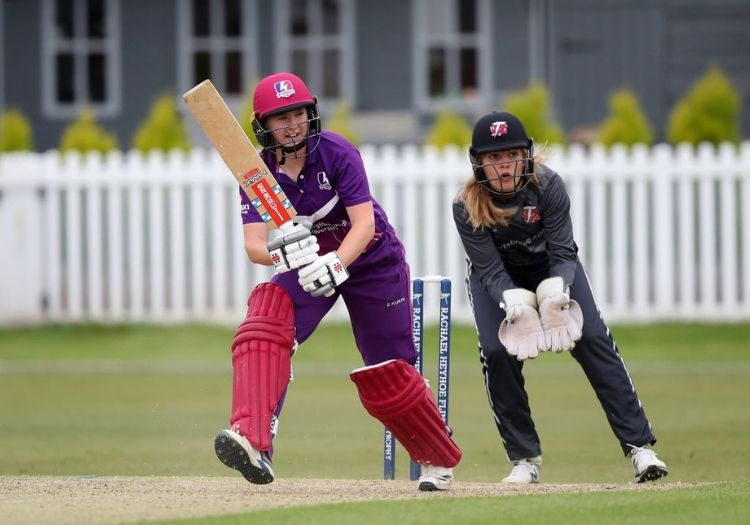 Kathryn Bryce takes Lightning to victory, sends Central Sparks to play ...