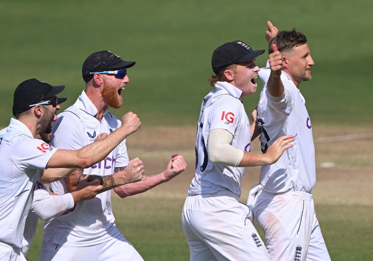 India v England: Tom Hartley inspires extraordinary victory for ...