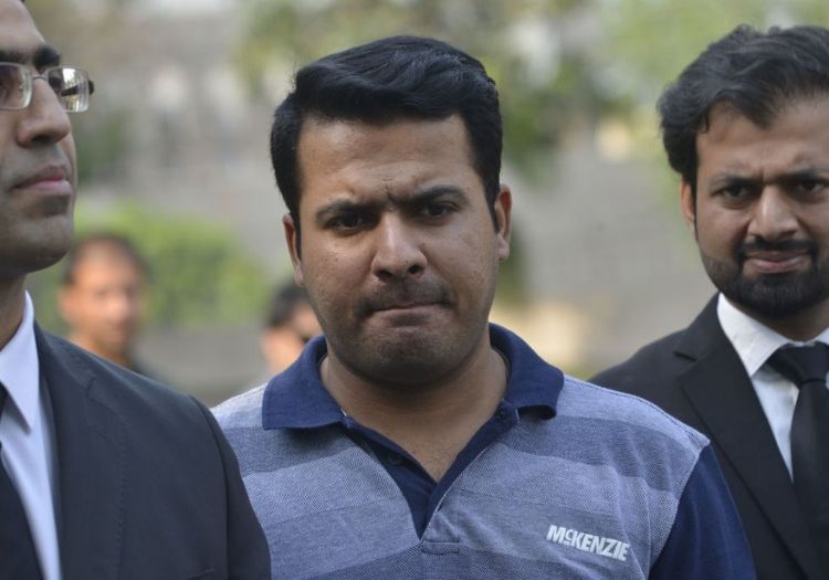 Sharjeel Khan offers unconditional apology as he begins reintegration ...