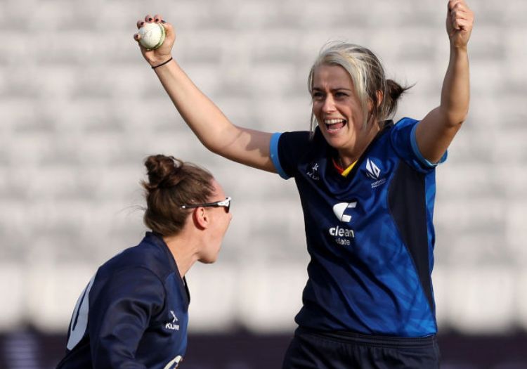 Lauren Winfield-Hill sparkles as Northern Diamonds crush Sunrisers ...
